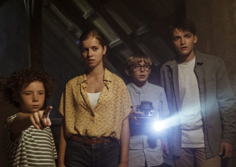 รีวิว The Strange House Netflix บ้านพิลึก หนังเด็กเยอรมันจากนิยายเยาวชน ...