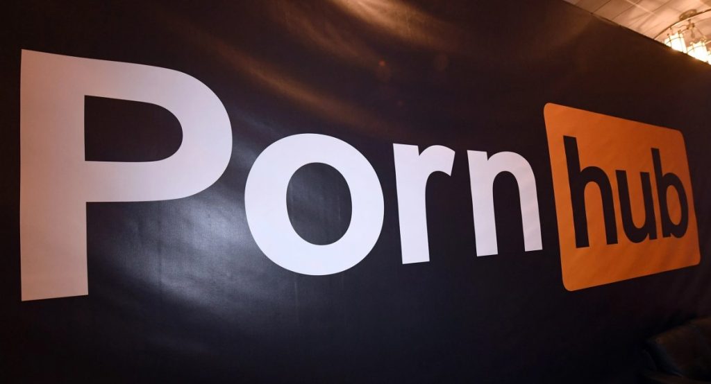 รีวิวหนังสารคดี Pornhub เจาะลึกประเด็นฉาวคาวโลกที่ดูเพลินๆ ได้เกร็ดความรู้เพิ่มด้วย – Playinone